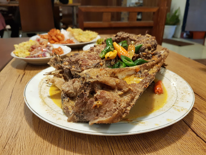 RM Kepala Manyung Bu Fat - Mangut Kepala Manyung Kuliner Khas Semarang